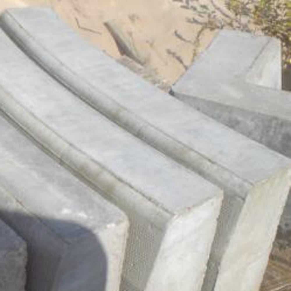 Radius Kerb Half Battered Internal 6Mtr 125 x 255mm